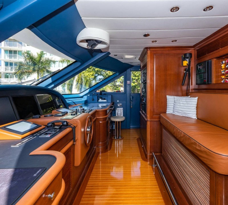 37M LUXURY MOTOR YACHT Yacht Charter Details, Benetti | CHARTERWORLD ...